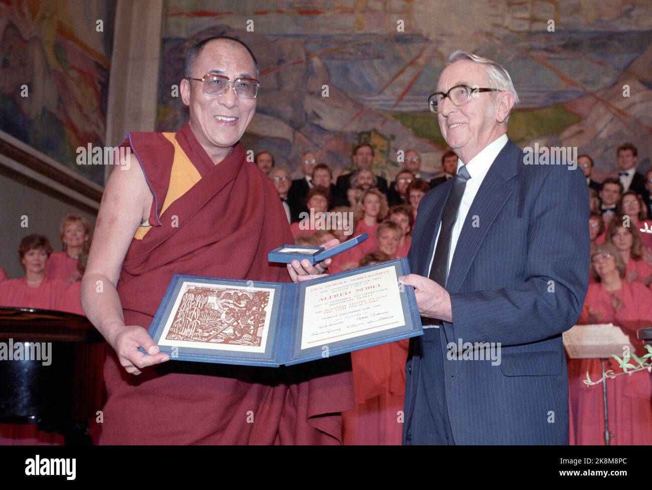 Prix nobel de la paix 1989 au dalai lama la photo Banque de ...