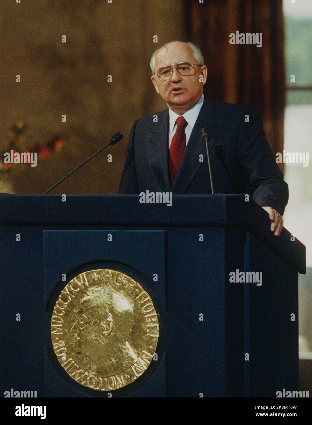 Gorbatchev prix nobel 1990 Banque de photographies et d’images à haute ...
