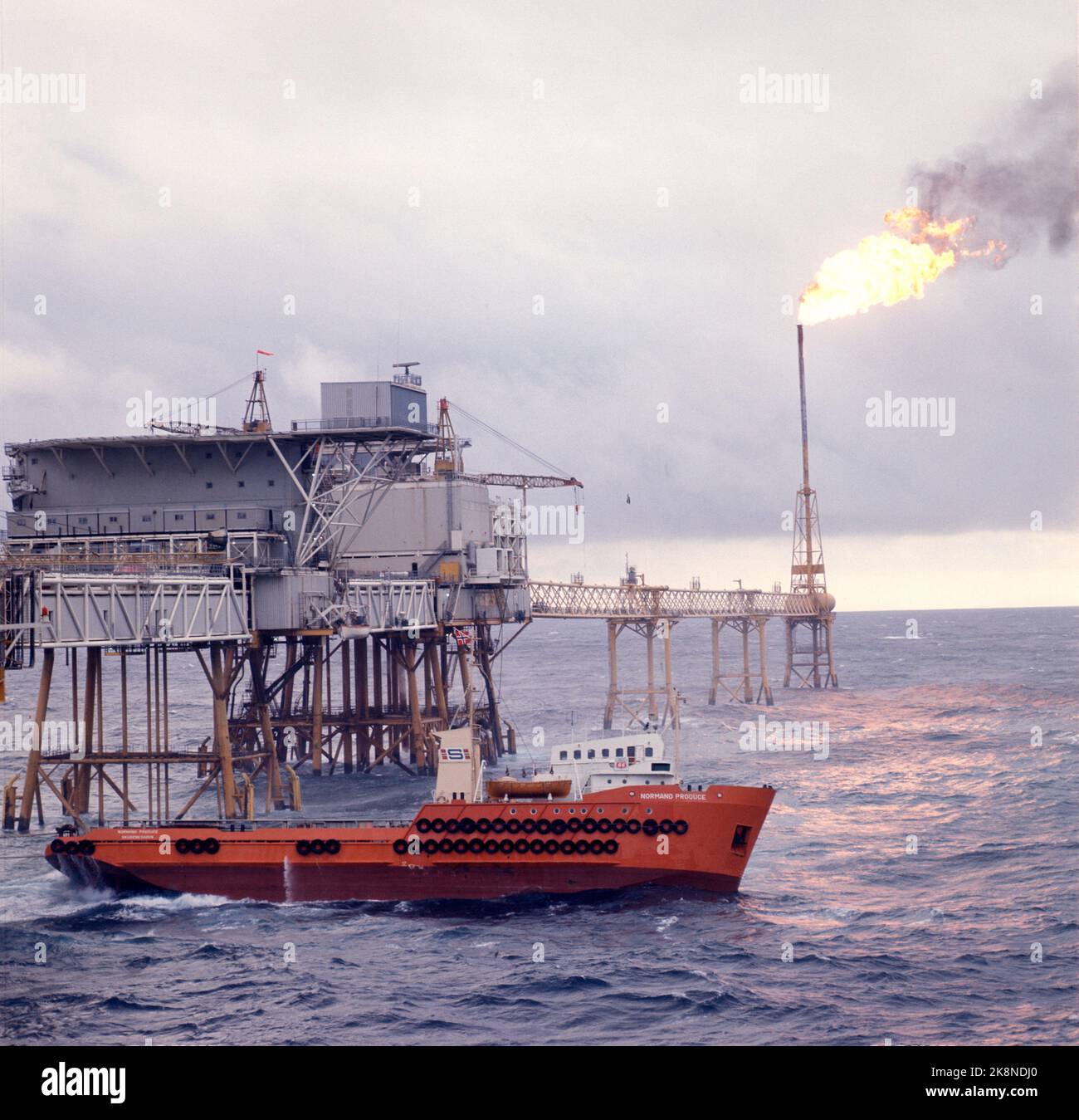 La plate forme de la mer du nord 19740923 au centre ekofisk Banque de photographies et d’images ...