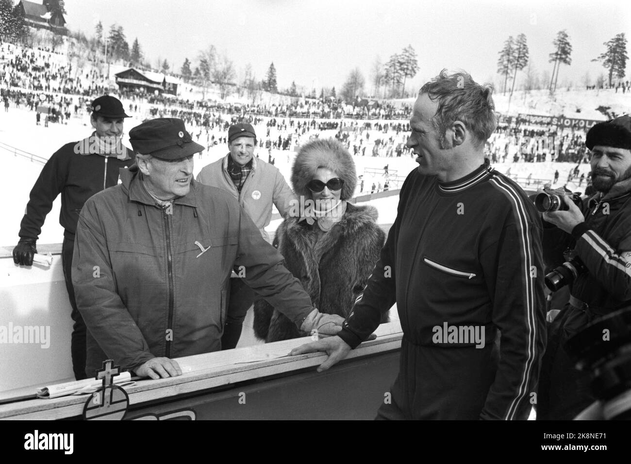 Oslo 19720318. Holmenkollrennet 1972. Voici un heureux skieur de fond ...
