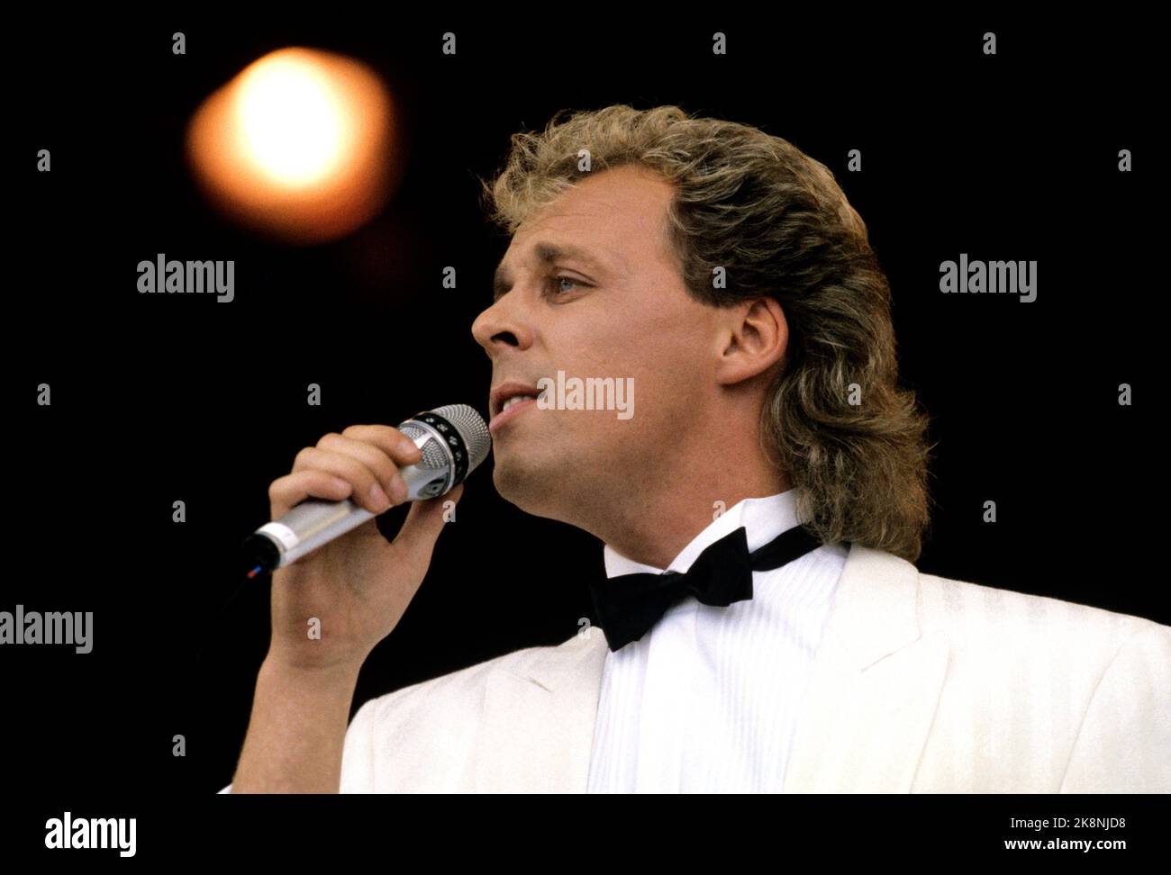 L'artiste rune rudberg divertit au mom market photo Banque de ...