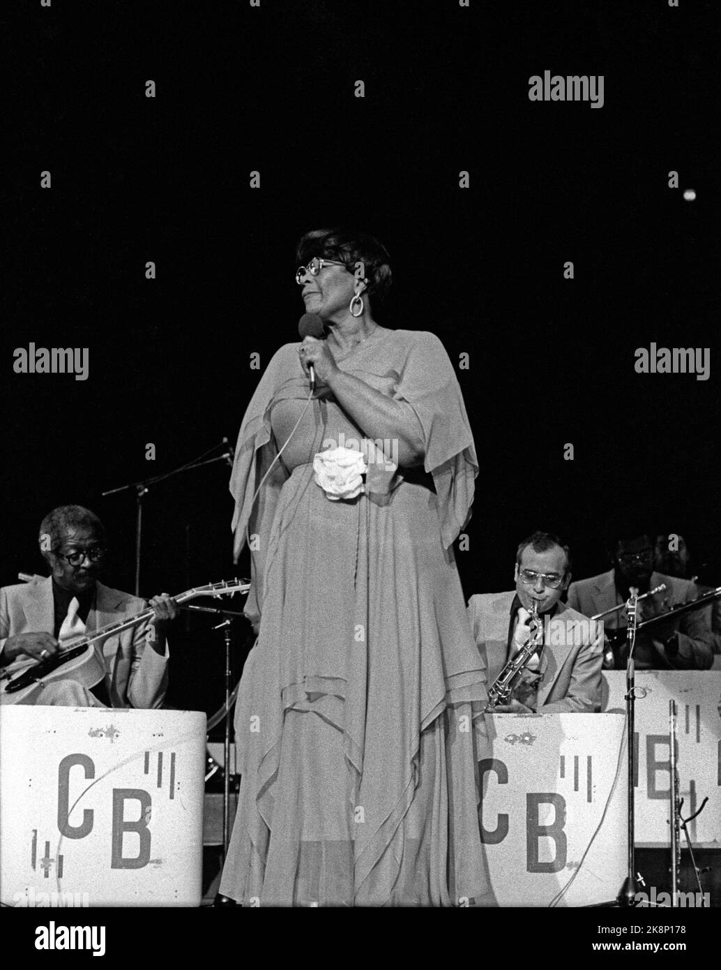 Ella fitzgerald count basie Banque de photographies et d’images à haute résolution - Alamy