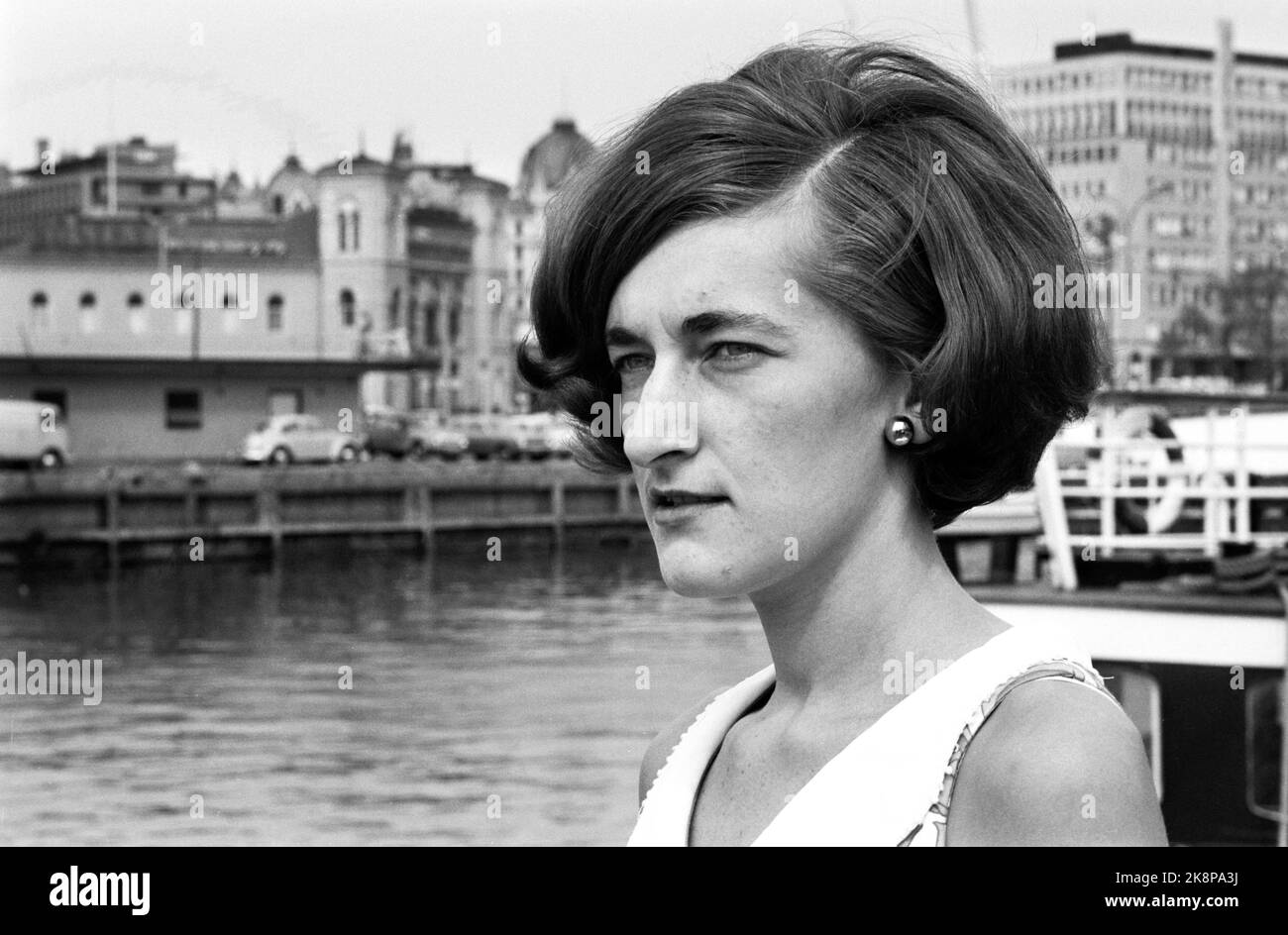 Oslo Mai 1970 Sissel Rønbeck, âgé de près de 20 ans, siège au Conseil ...