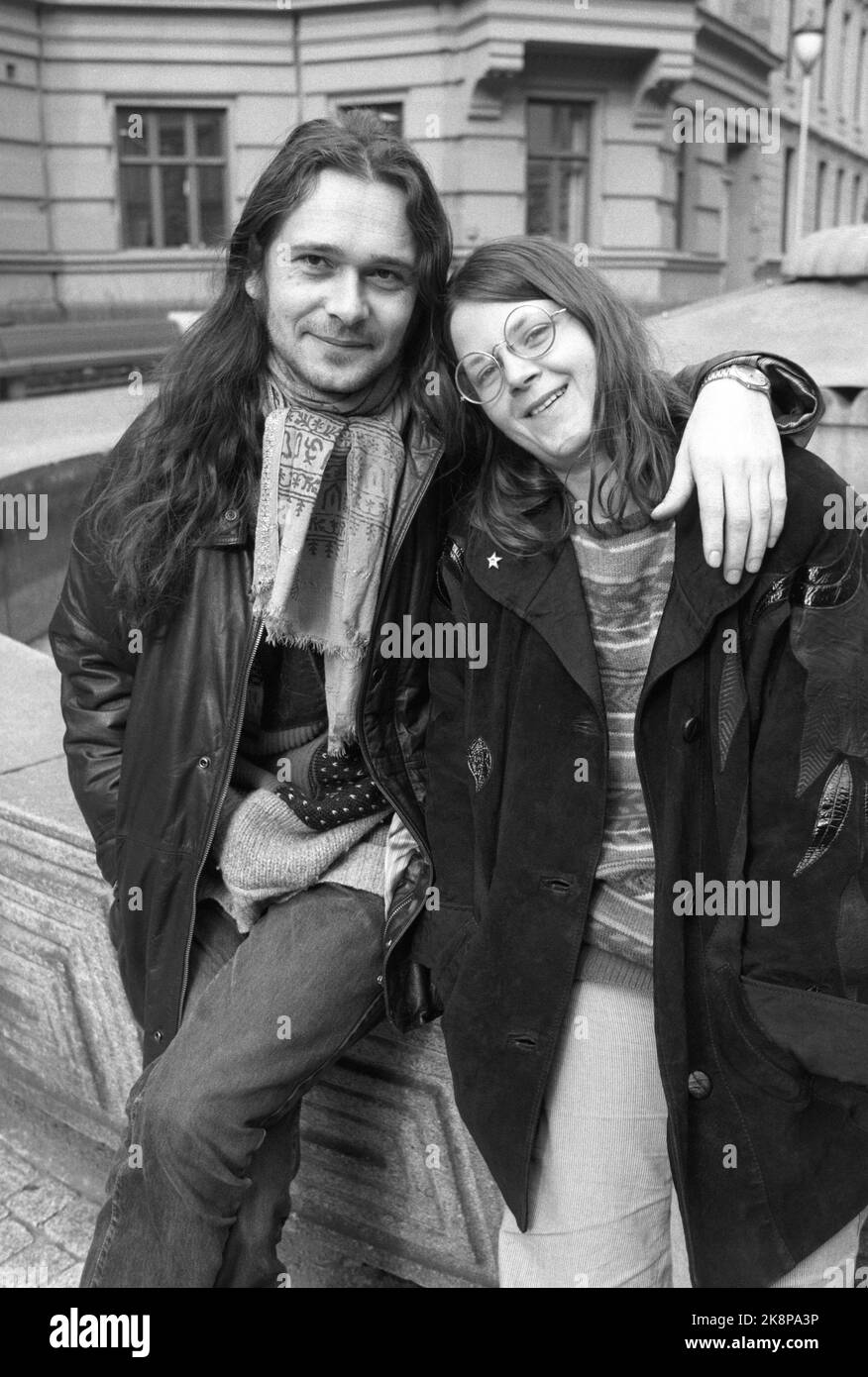Oslo sur 17 mars 1988. Portrait de l'auteur Ingvar Ambjørnsen avec sa ...