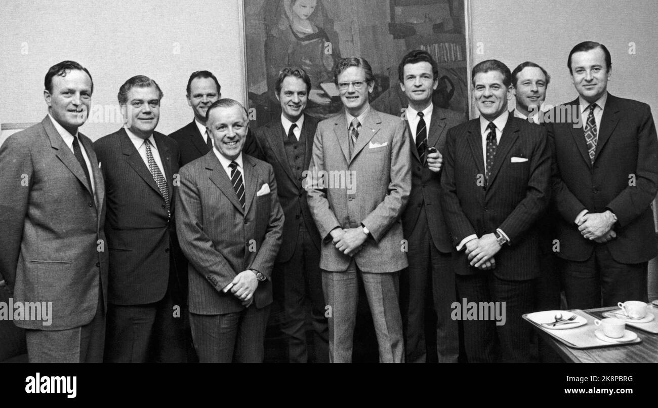 Oslo 27 février 1971. DET Norske Oljeselskap A/S. FRA v; Bengt OLAF ...