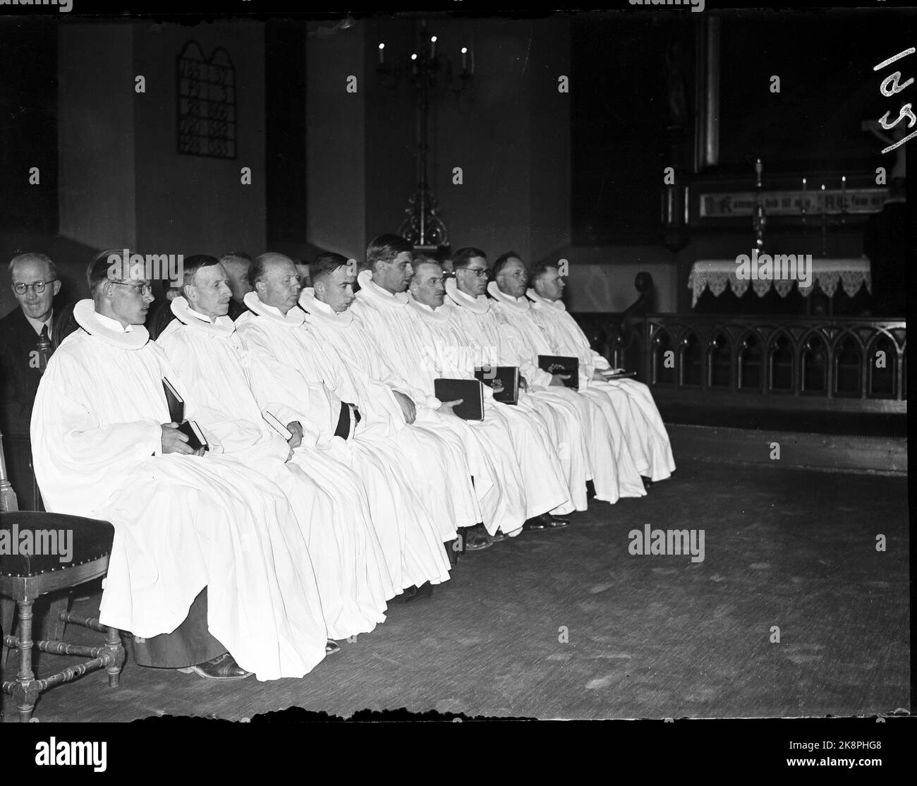 Oslo 19420703. La préordination dans l'Église de notre Sauveur. Les ...