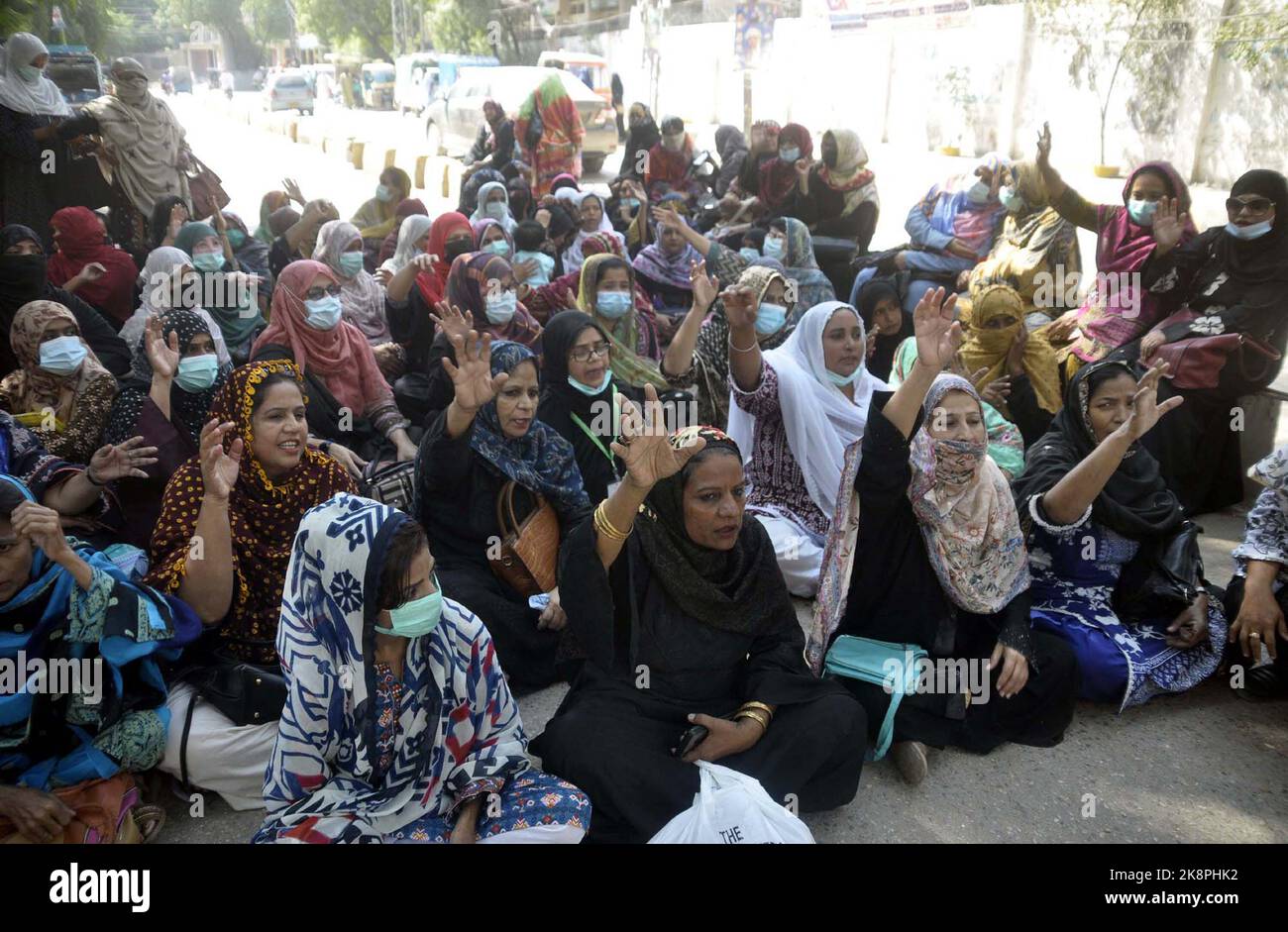 Hyderabad, Pakistan, 24 octobre 2022. Des membres de Lady Health ... Hyderabad, Pakistan, 24 octobre 2022. Des membres de Lady Health ...