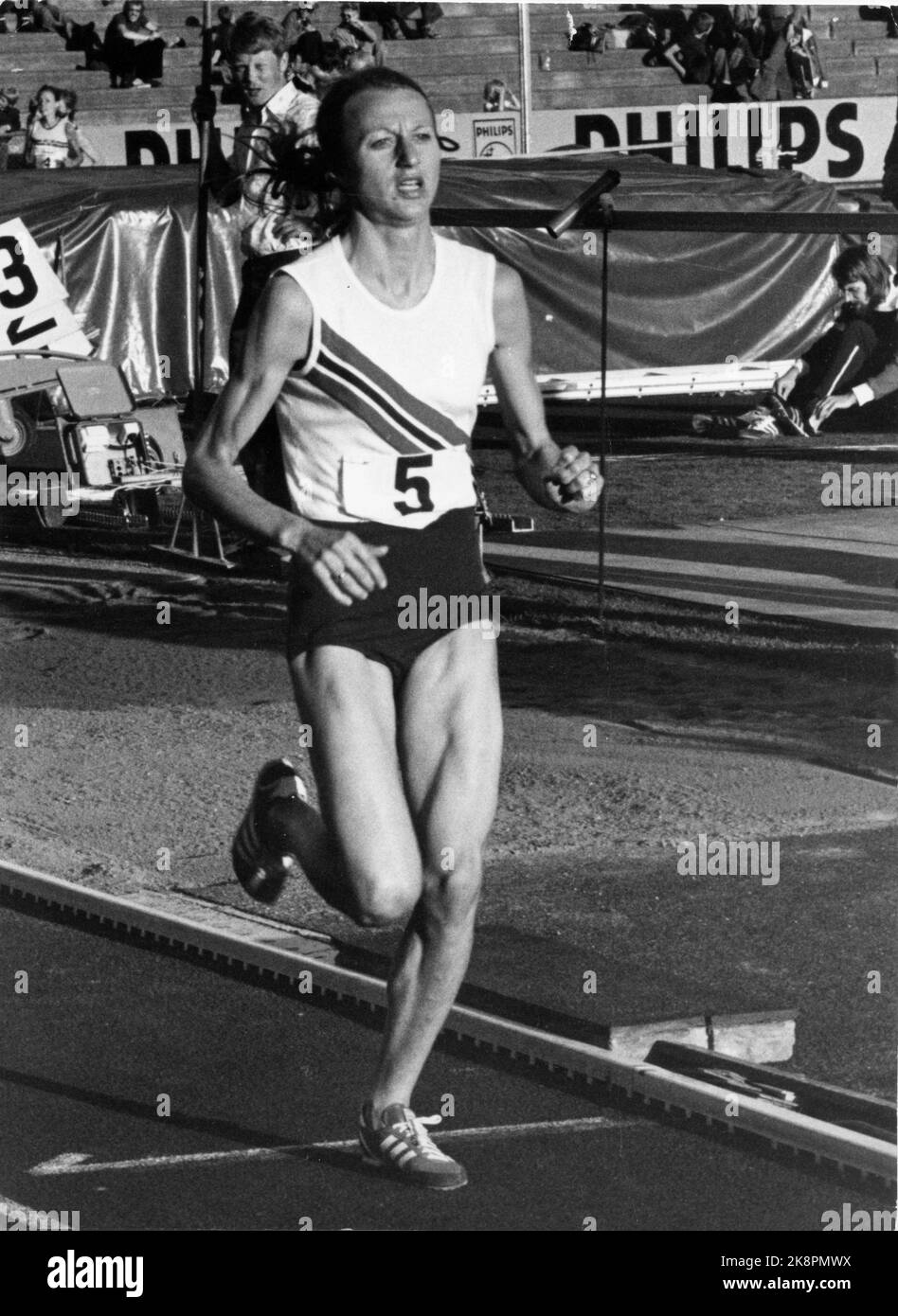 Oslo 19750624 grete waitz Banque de photographies et d’images à haute ...