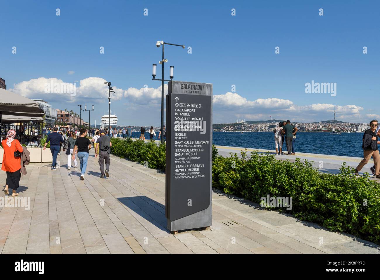 ISTANBUL, TURQUIE – 24 SEPTEMBRE 2022 : Galataport, le nouveau port de ...