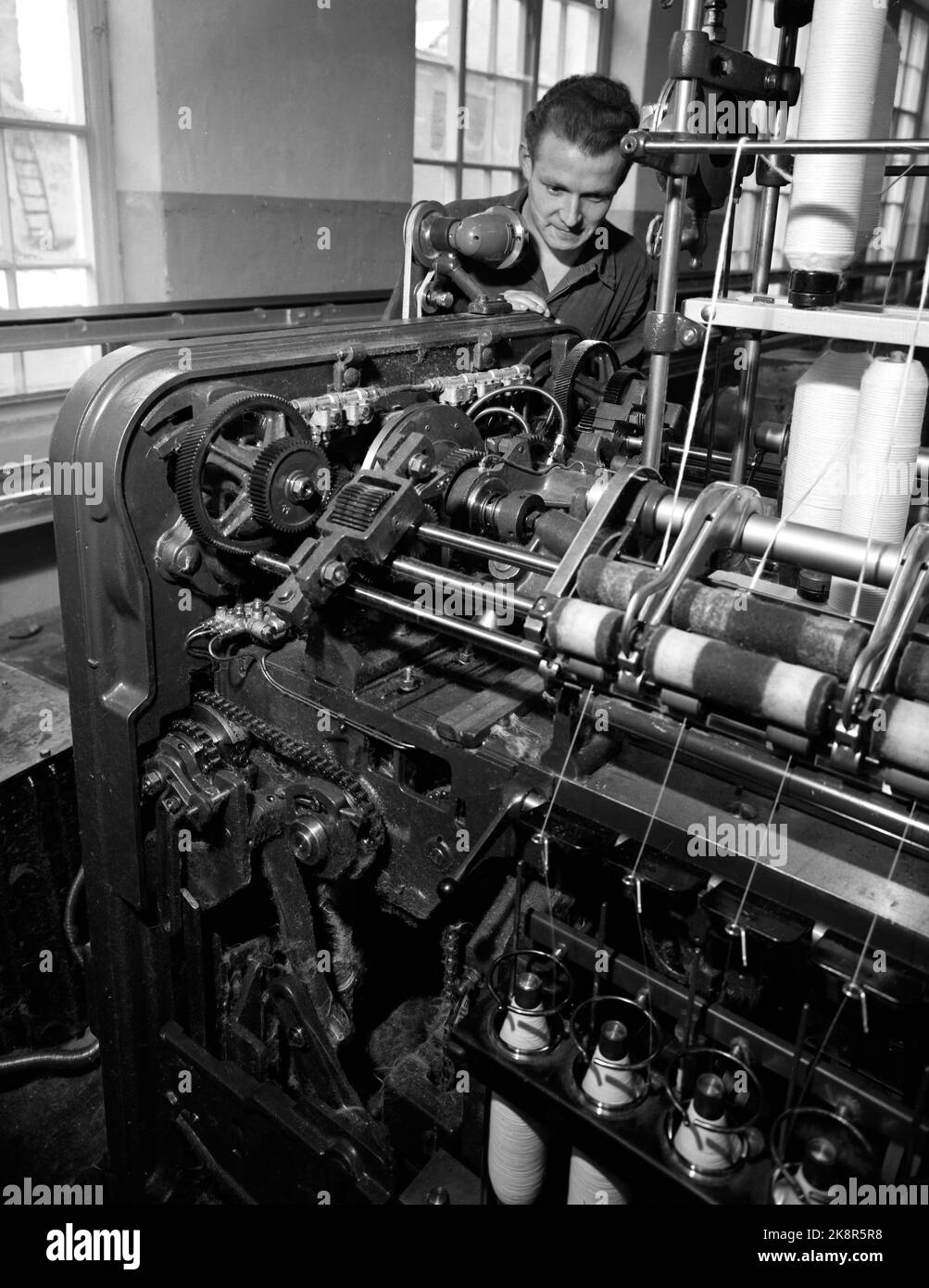 Dale i Hordaland 19530425. Dale Fabrikker er Norges største ...