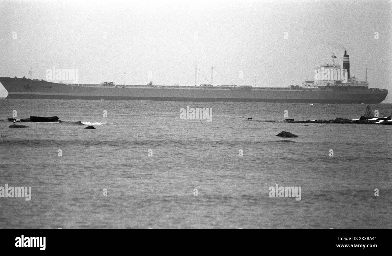 3 mars 1973. Le super-pétrolier Fabian (285 000 tonnes) est le premier ...