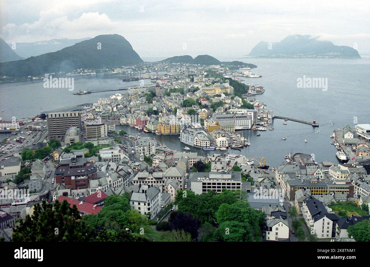 Ålesund 19910624: Siggingferden juin 1991. King Harald V – signalétique ...