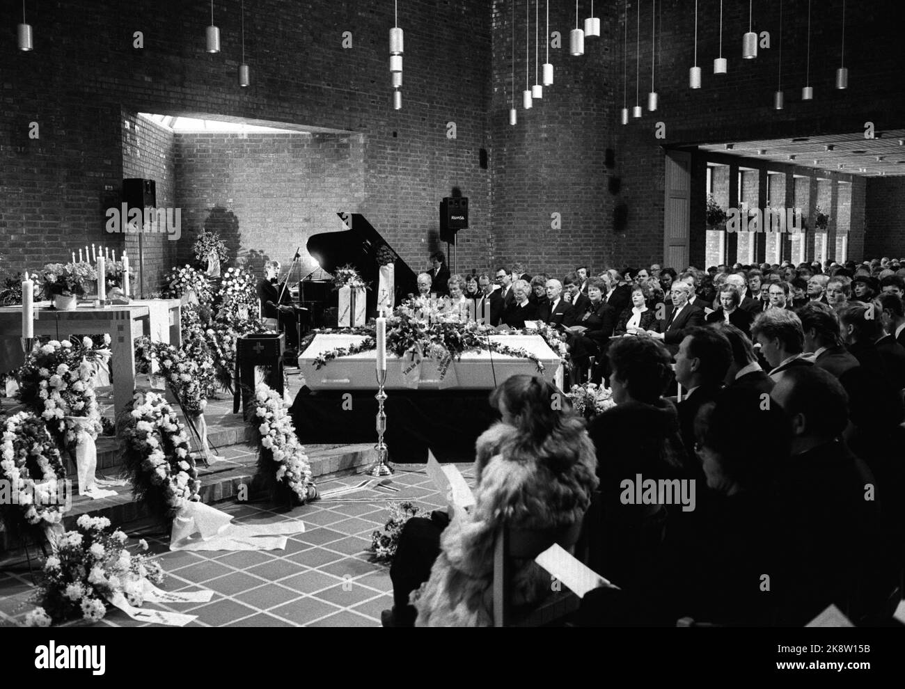 8 janvier 1988. Vue d'ensemble de l'église Sofiemyr à Oppård pendant ...