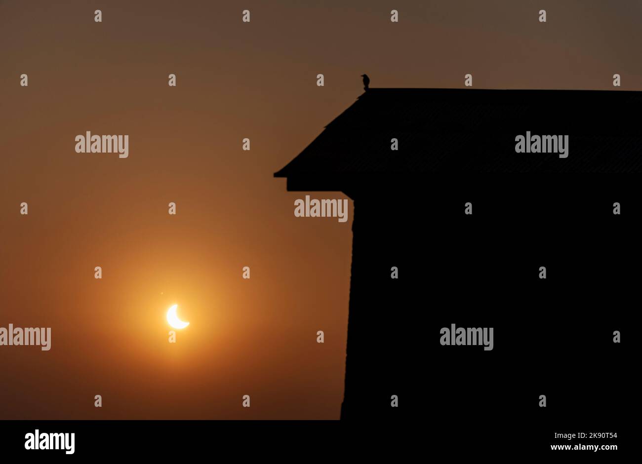 Srinagar, Inde. 25th octobre 2022. éclipse solaire partielle visible à ...