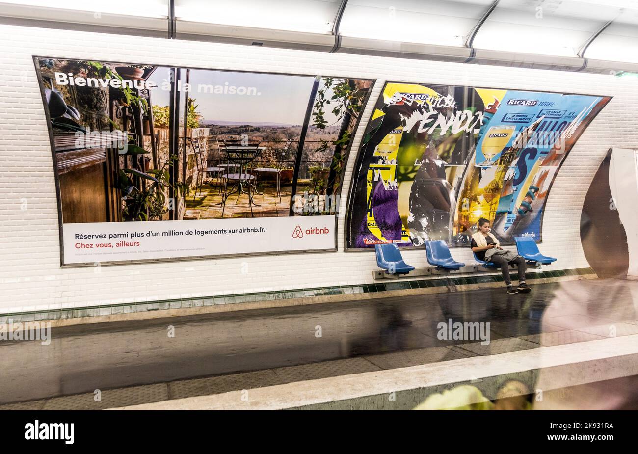 Crowded metro station paris france Banque de photographies et d’images ...
