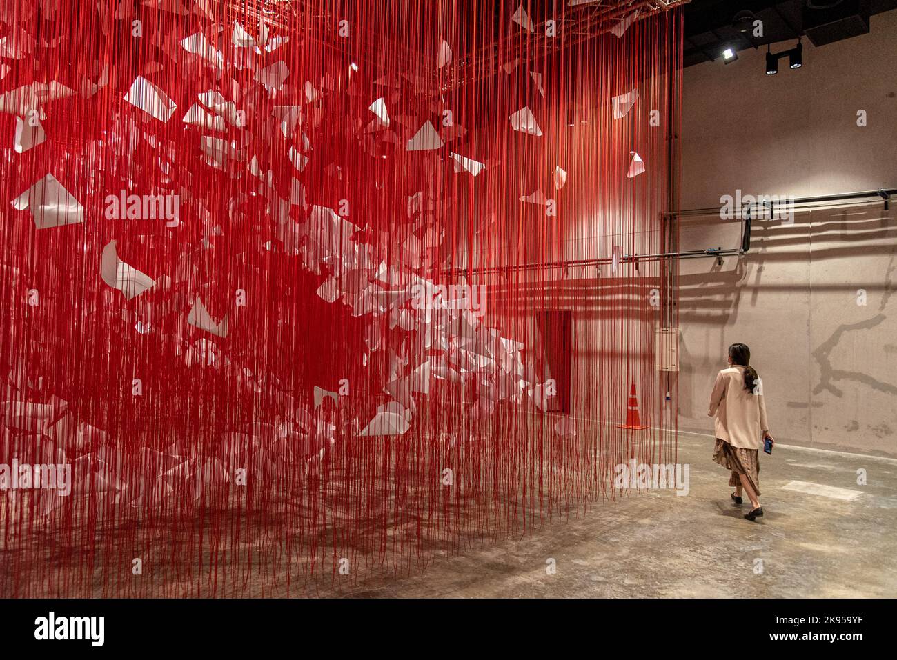 Artiste chiharu shiota Banque de photographies et d’images à haute ...