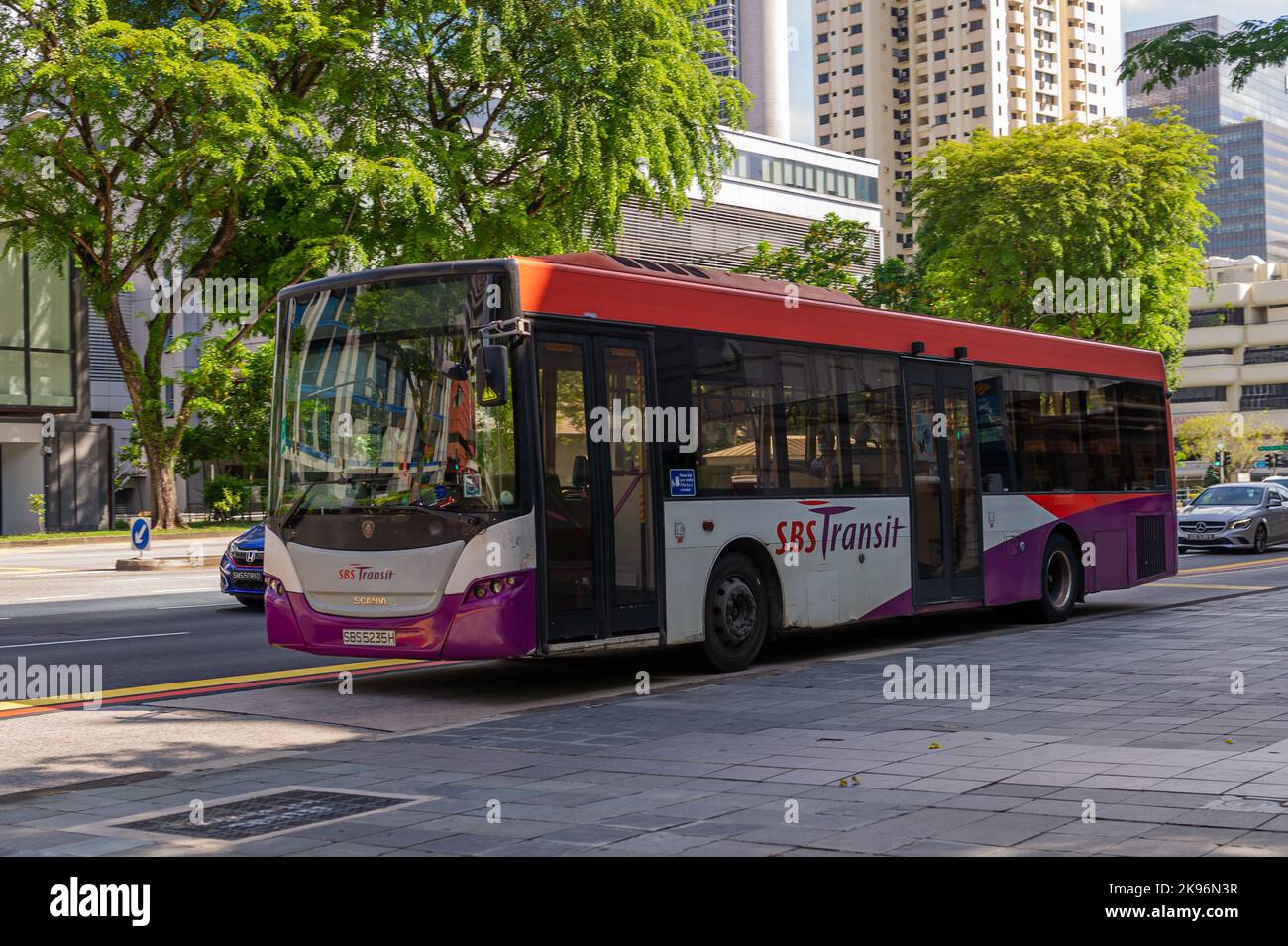 Singapore bus Banque de photographies et d’images à haute résolution ...