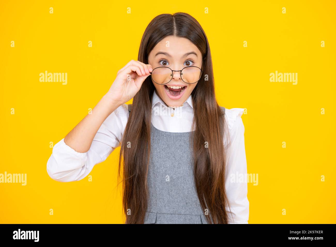 Kids glasses Banque de photographies et d’images à haute résolution - Alamy