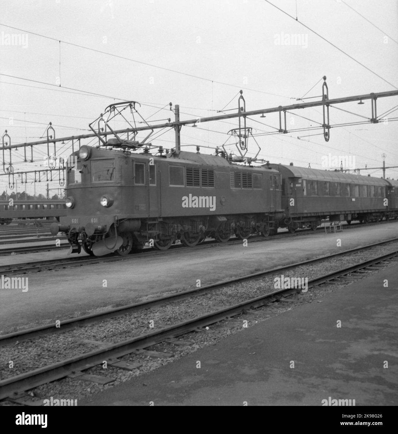 F train Banque d'images noir et blanc - Alamy