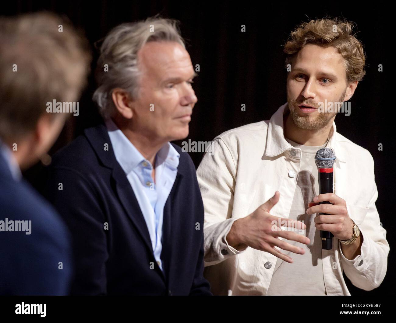 HILVERSUM - Tom Egbers et Chiel van Koldenhoven lors d'une présentation de l'OS sur la ...