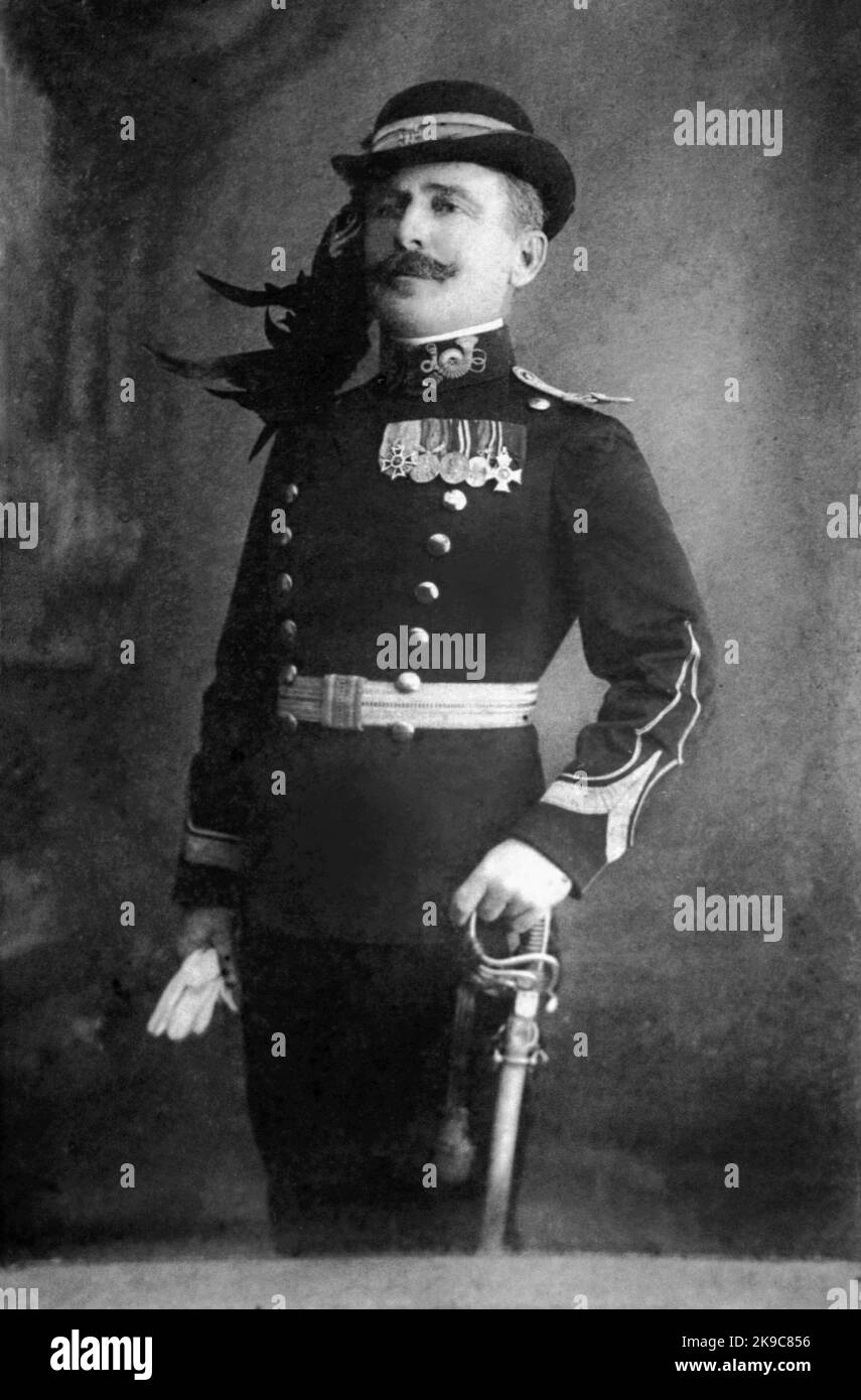Romanian army uniform Banque de photographies et d’images à haute ...
