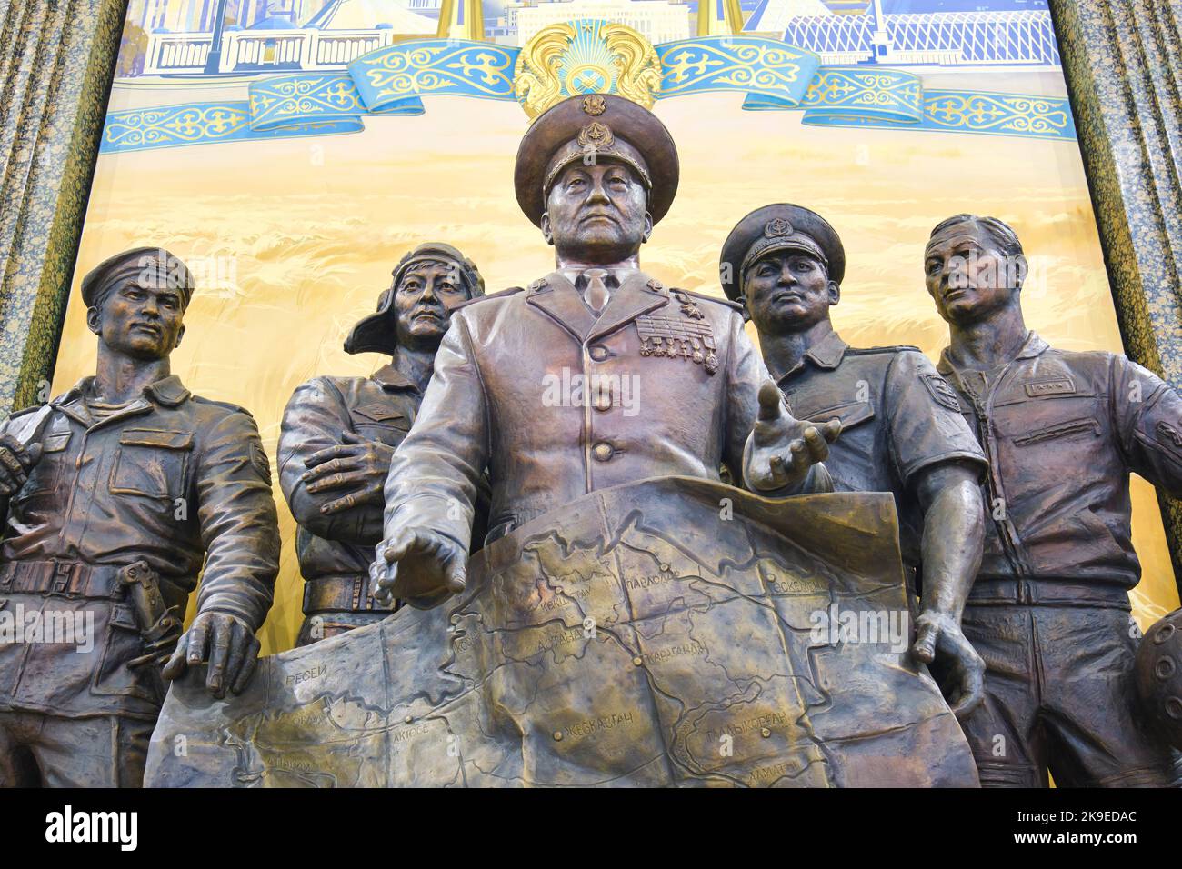 Une statue de bronze, sculpture d'un groupe de commandants militaires ...