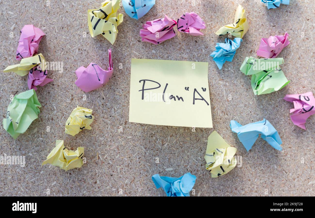 Writing a post it note Banque de photographies et d’images à haute ...