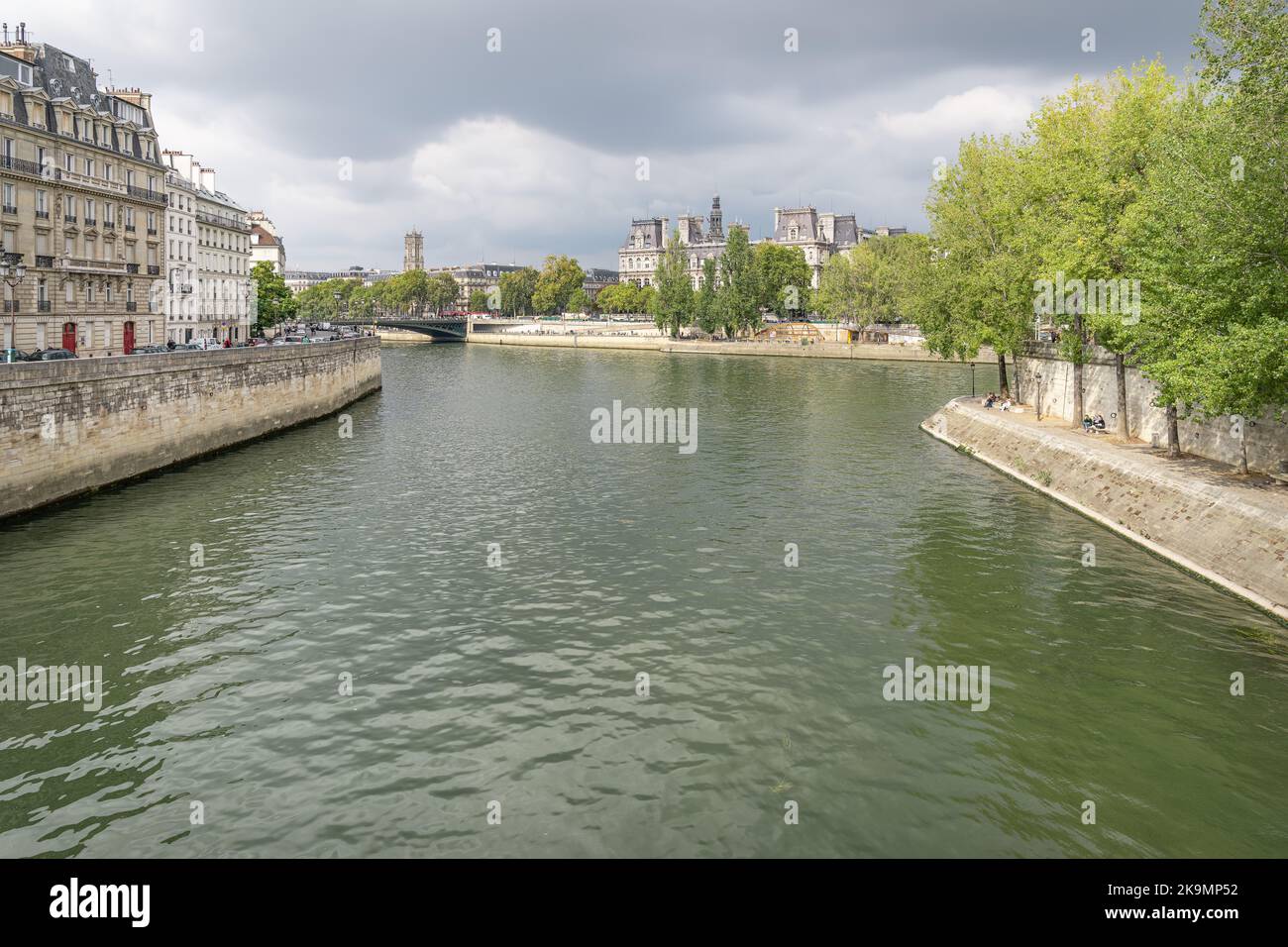 La Seine du Pont de Saint Louis avec l'Île de Saint-Louis à droite et l ...