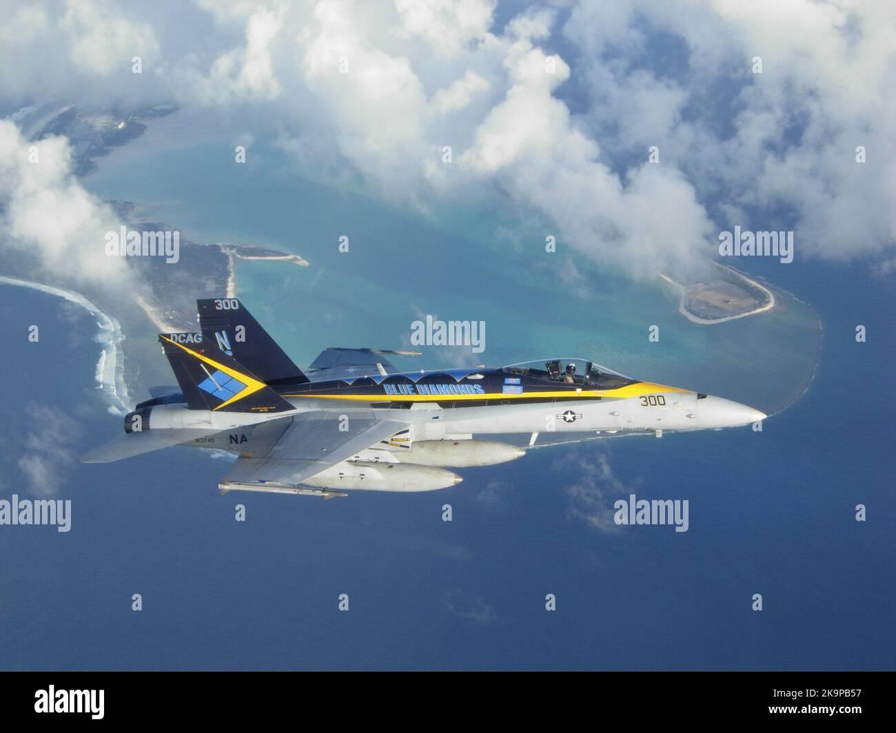 Le lieutenant Galen Thorp de la Marine américaine, officier des ...