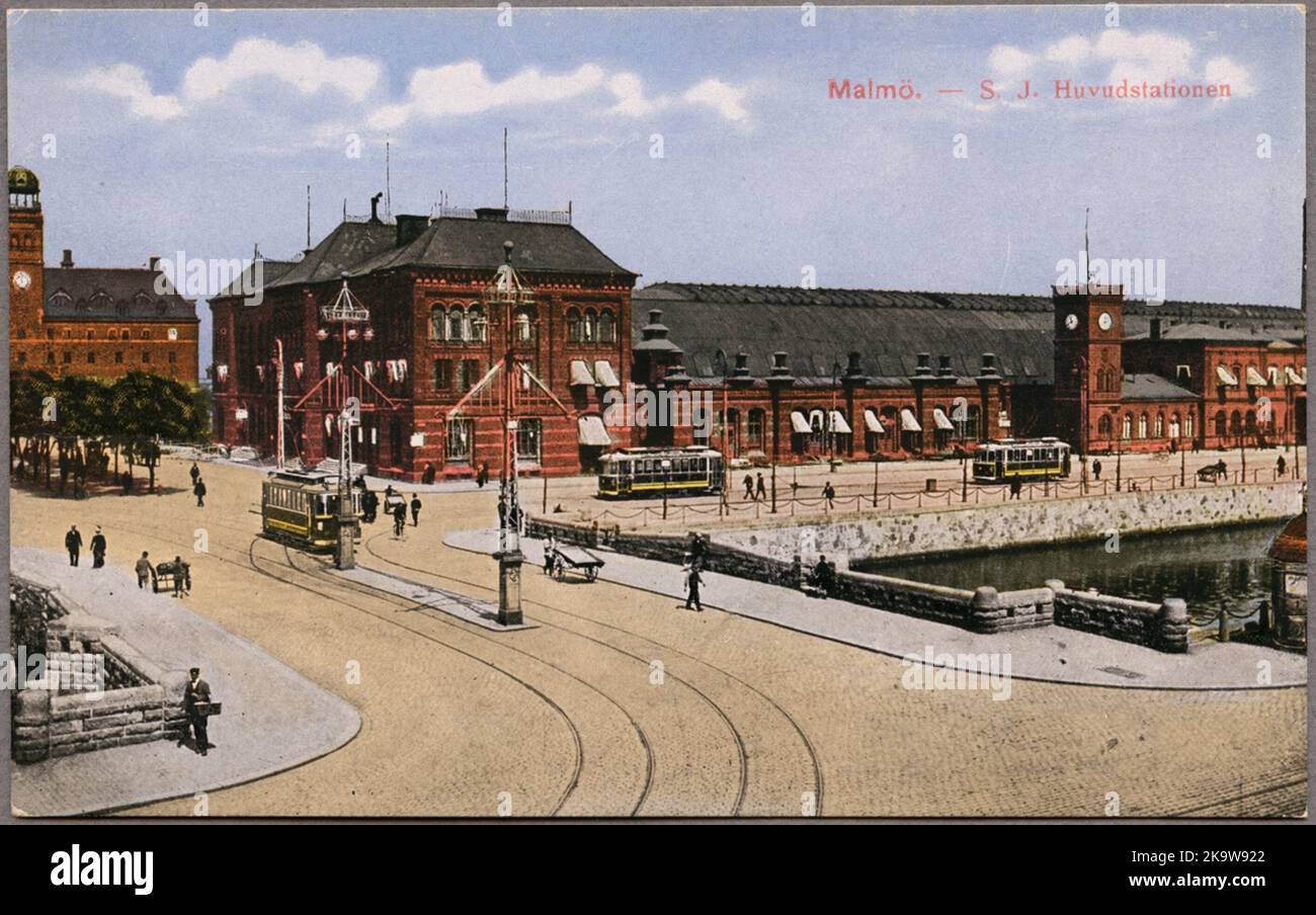 Photo colorée de la gare de Malmö, quand les trams sont entrés dans la ...