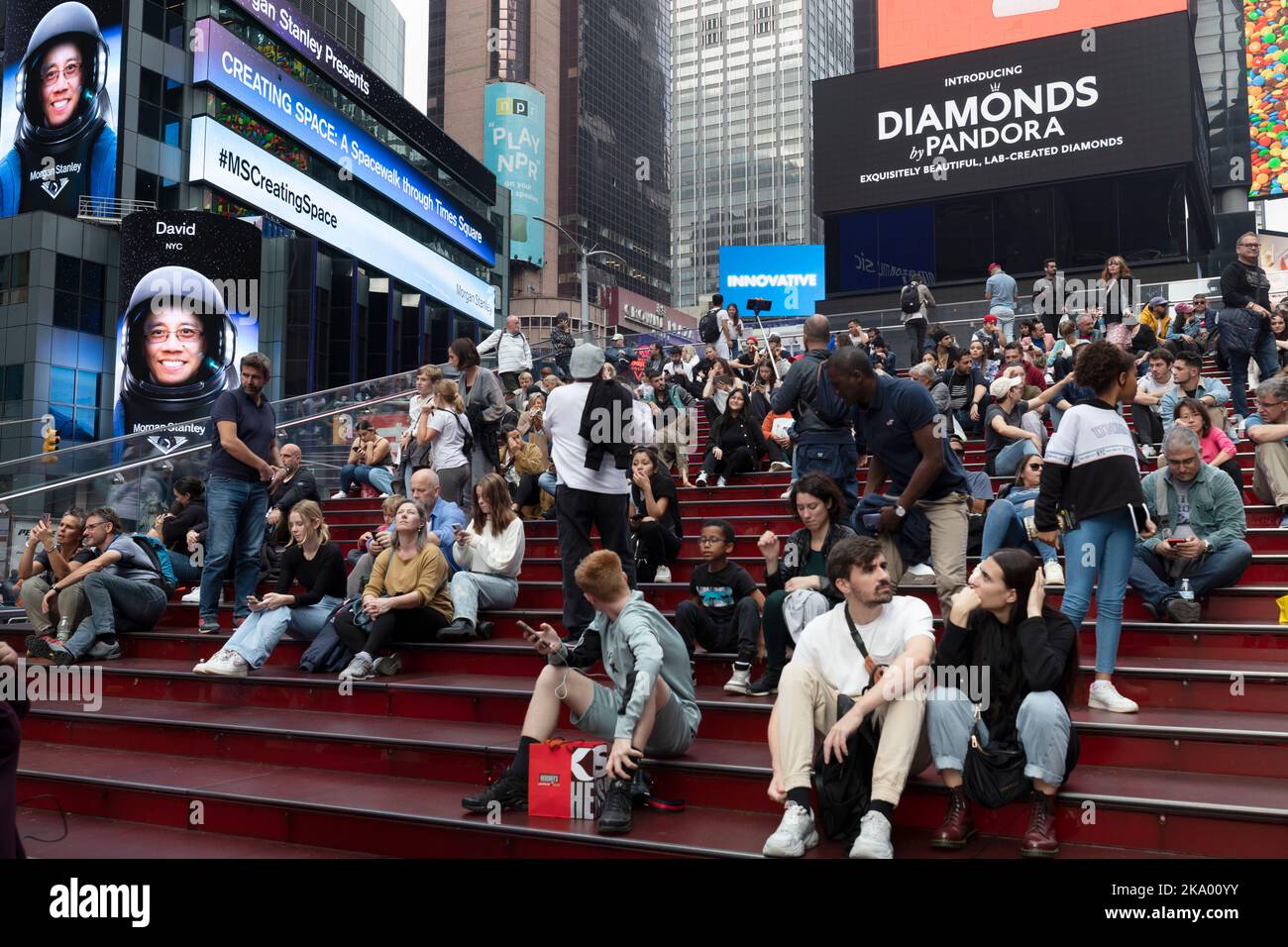 People in times square Banque de photographies et d’images à haute ...