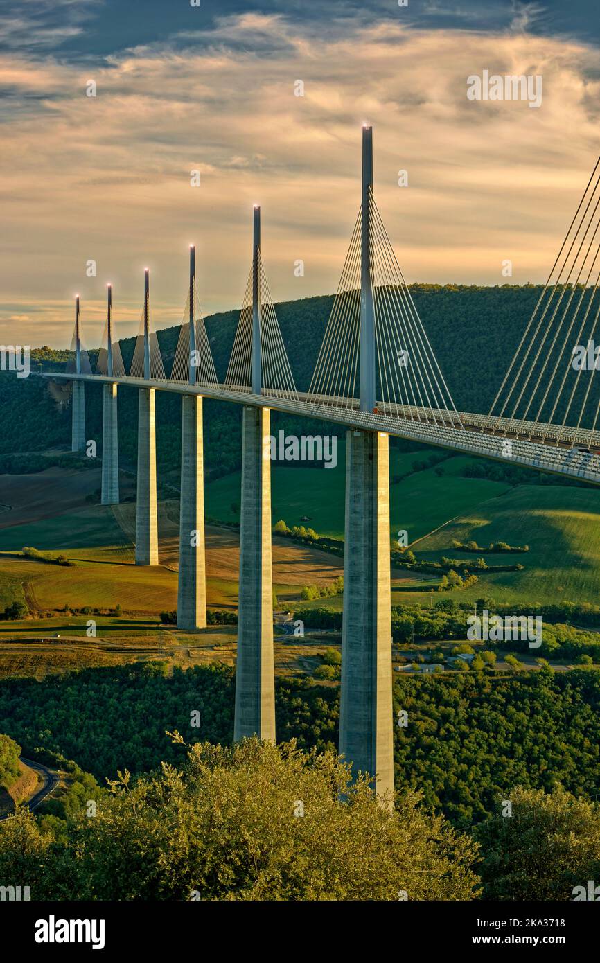 Viaduc a75 Banque de photographies et d’images à haute résolution ...