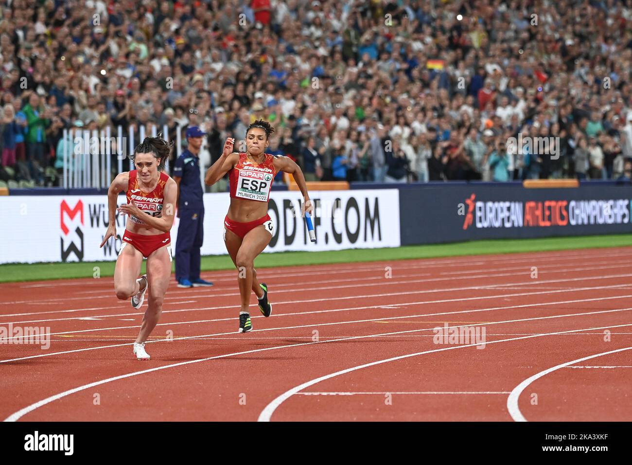 Espagne: 4 x 100 femmes de course de relais. Paula Sevilla et Jaël ... Espagne: 4 x 100 femmes de course de relais. Paula Sevilla et Jaël ...
