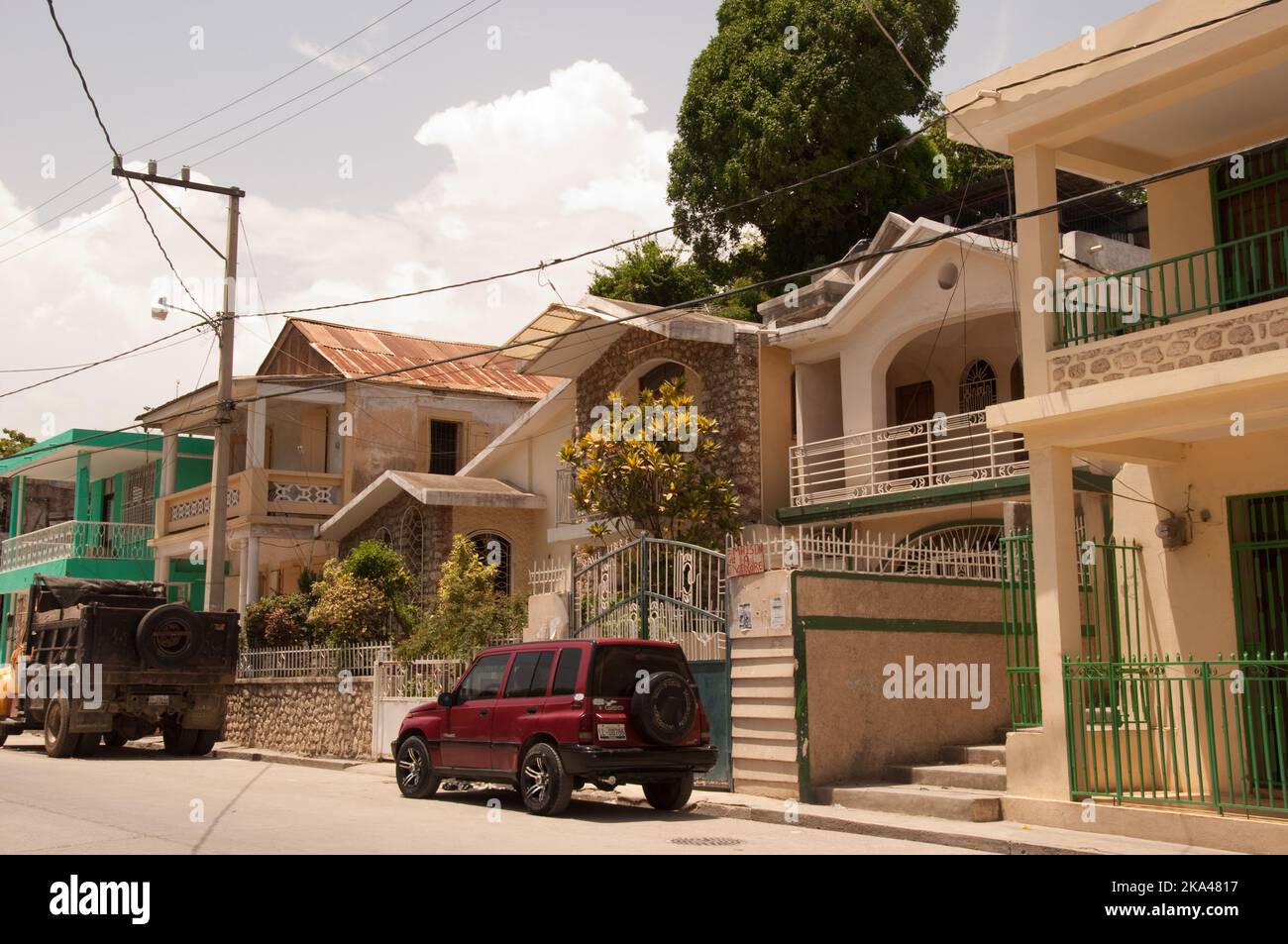 Scène de rue, Jacmel, Haïti. Jacmel est une grande ville sur la côte ...