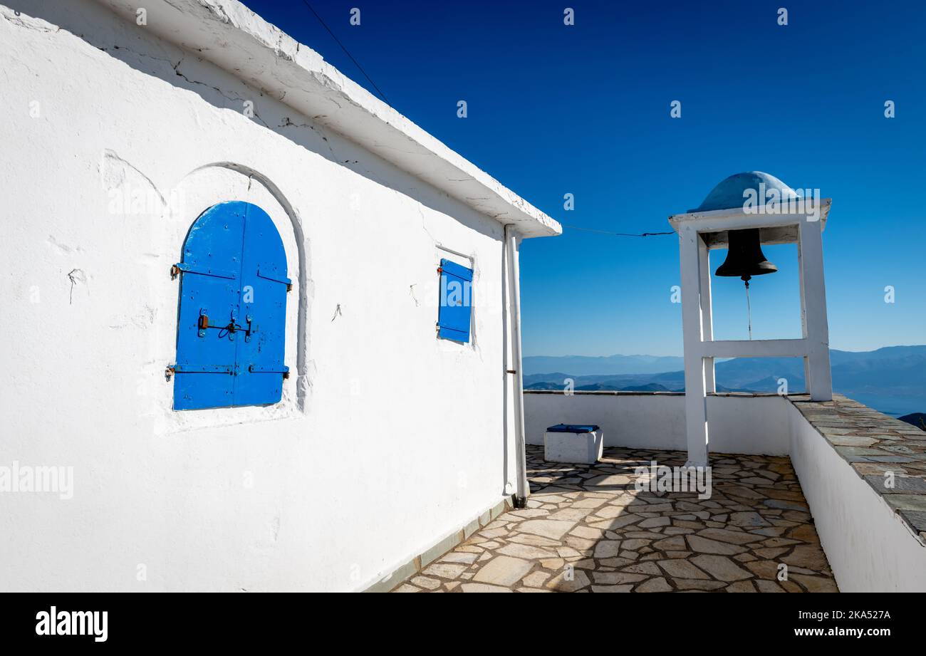 L'église du Prophète Elias située sur le point le plus élevé de l'île ...