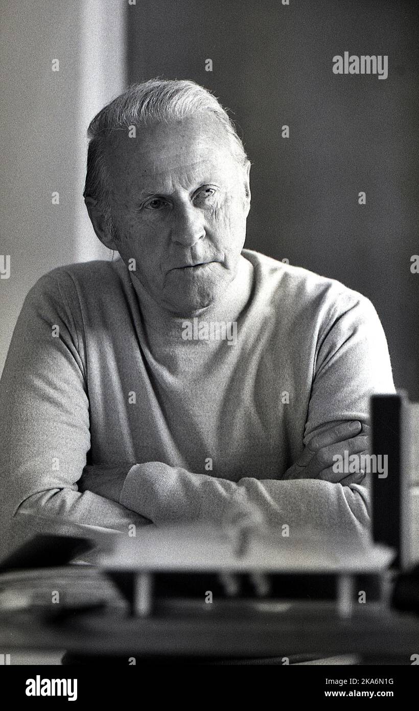 Oslo, Norvège FILEPHOTO. 19840624. Thor Heyerdahl dans son bureau au ... Oslo, Norvège FILEPHOTO. 19840624. Thor Heyerdahl dans son bureau au ...