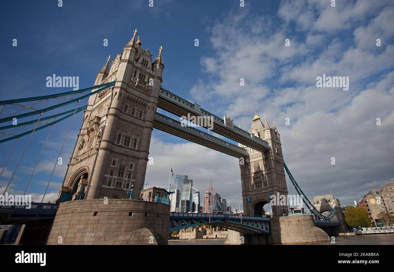 Ponts londres centraux Banque de photographies et d’images à haute ...