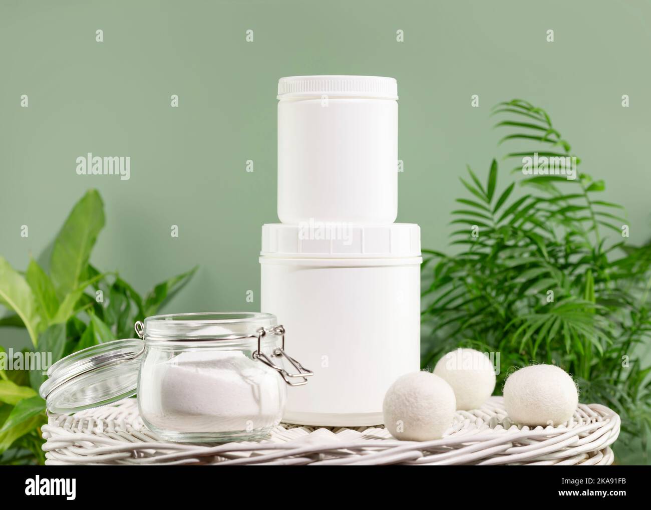 Maquette de lessive naturelle. Concept de détergent à lessive avec ...