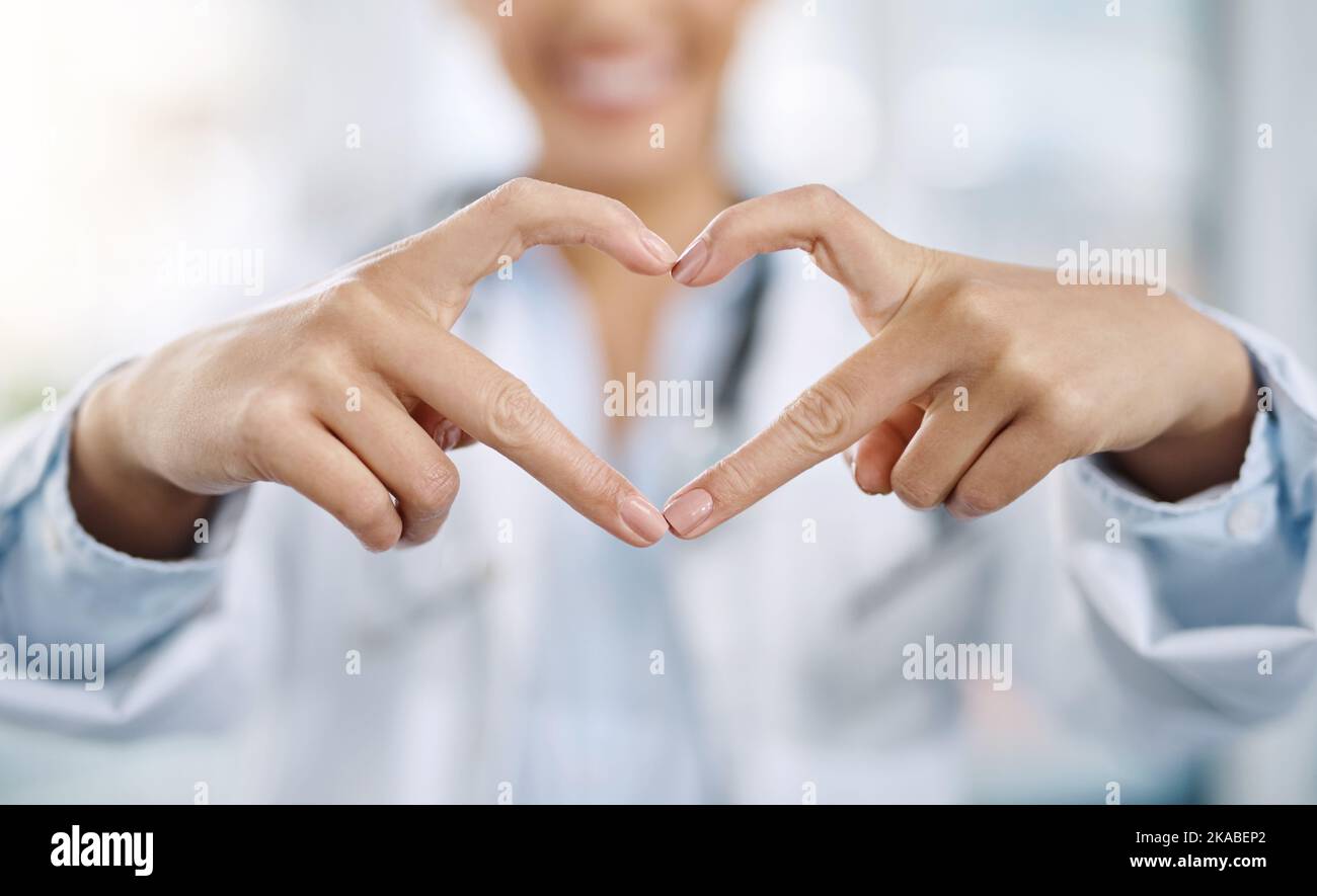 Les doigts font un coeur Banque de photographies et d’images à haute ...