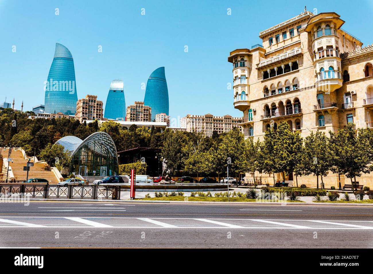 Bakou Flame Towers est le plus grand gratte-ciel de Bakou, en ...