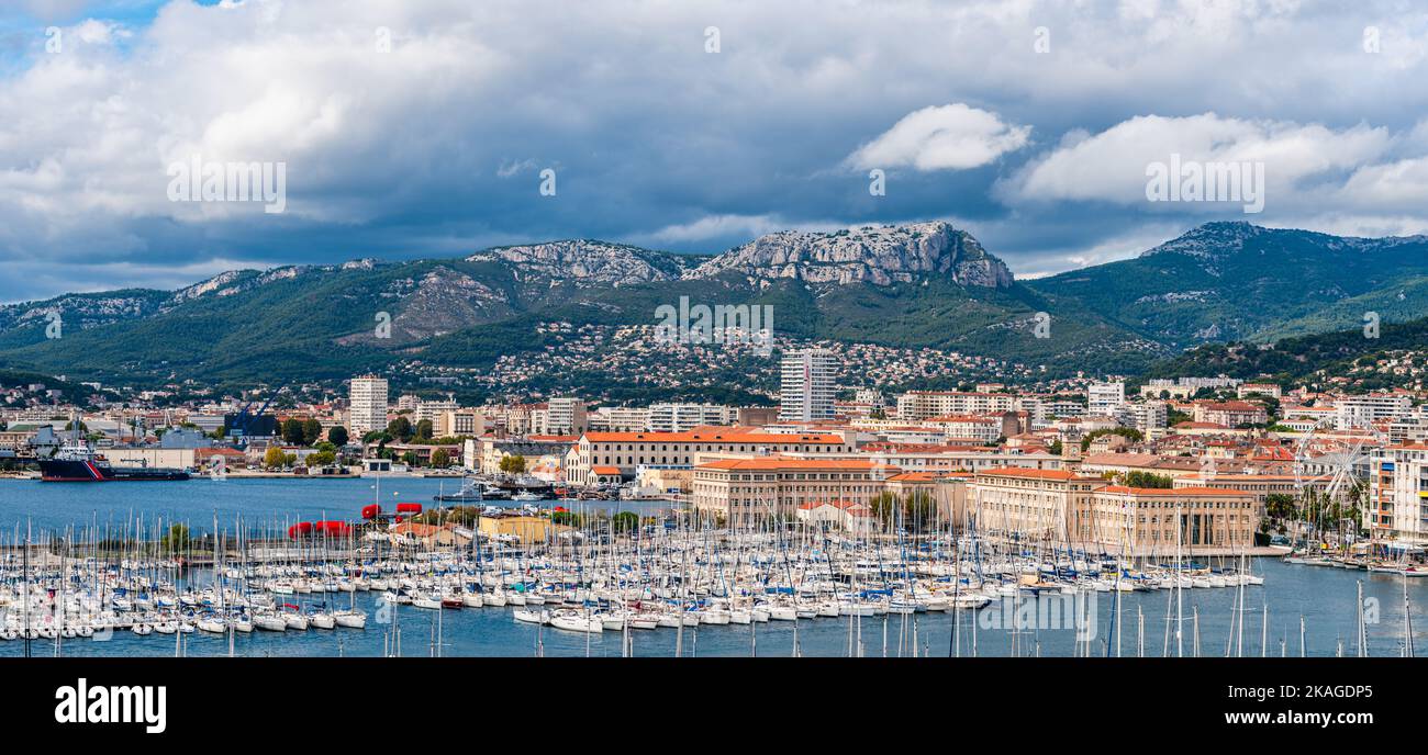 Port of toulon Banque de photographies et d’images à haute résolution ...