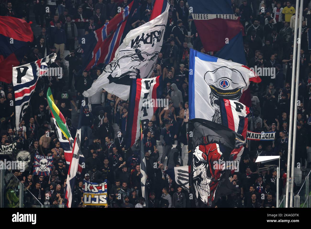 équipe psg 2022 Banque de photographies et d’images à haute résolution ...