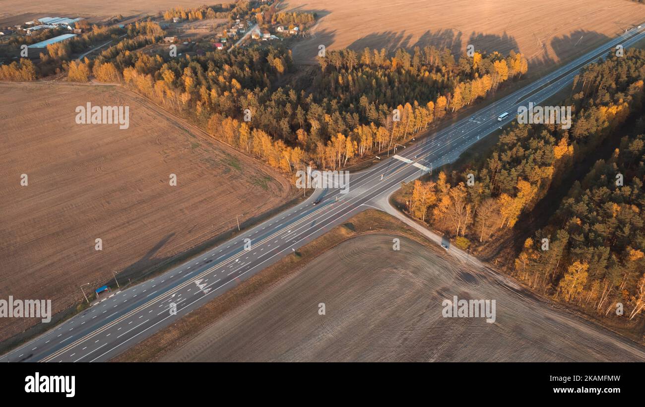 Route interurbaine Banque de photographies et d’images à haute résolution - Alamy