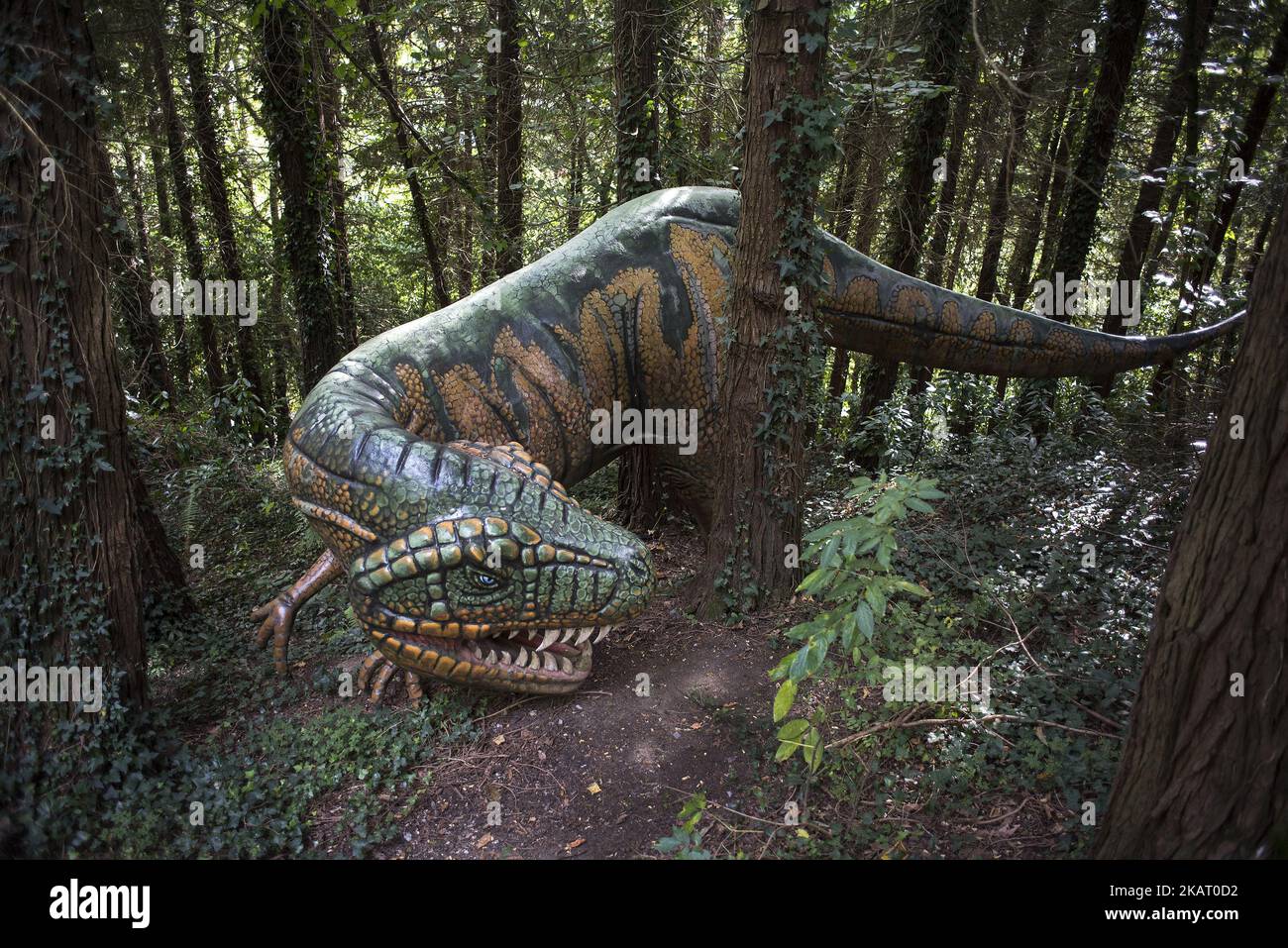Reproduction d'un dinosaure grandeur nature dans la région de ...