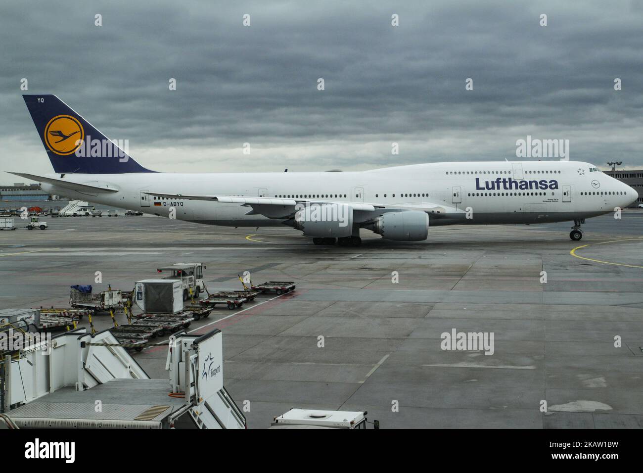 Lufthansa airbus a380 worlds largest Banque de photographies et d ...