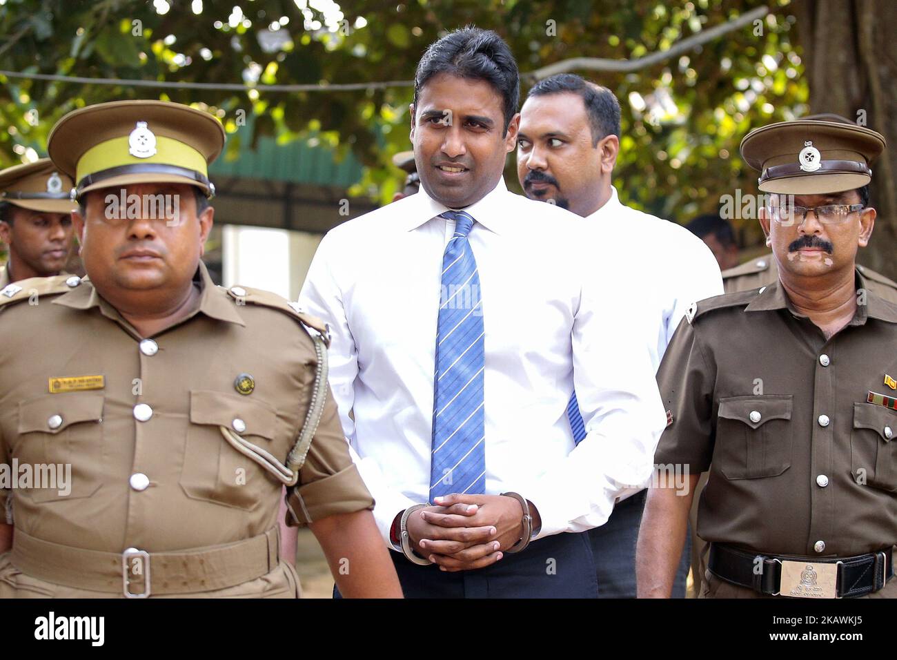 Arjun Aloysius, le courtier Sri Lankan Bond ( habillé d'une chemise ...