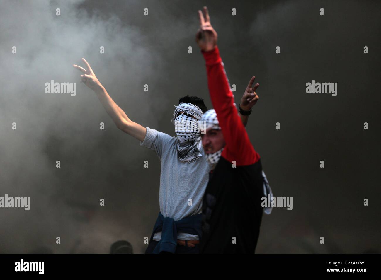 Manifestants palestiniens lors d'affrontements avec des hauts-de-la ...