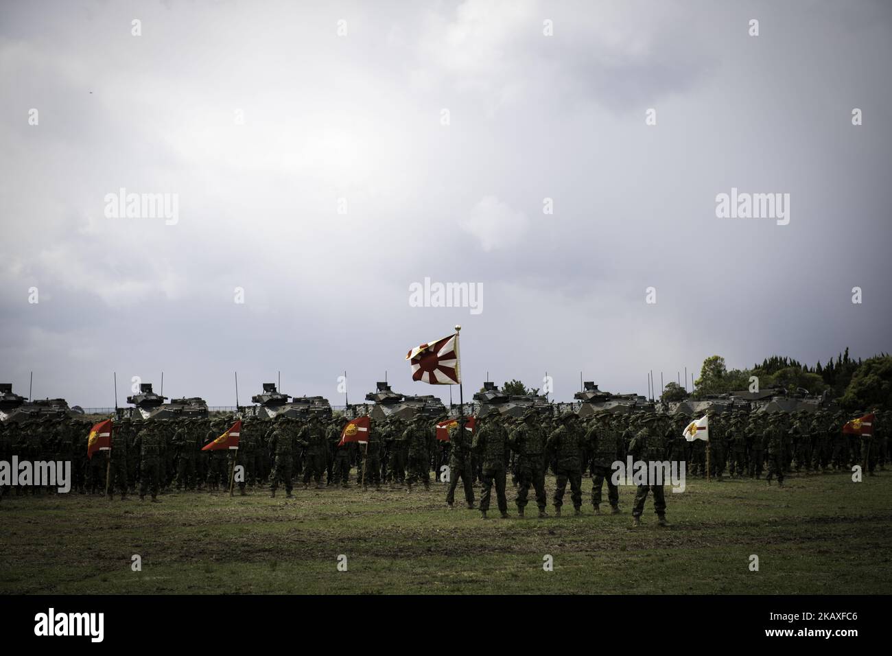 Des soldats de la Force d'autodéfense terrestre japonaise (JGSDF) ont ...