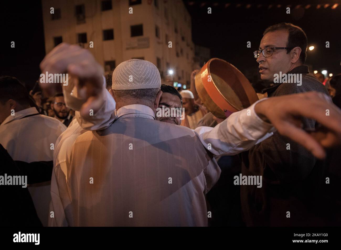 Un membre de l'Aissaouia (arabe), un ordre religieux soufi de la ville ...