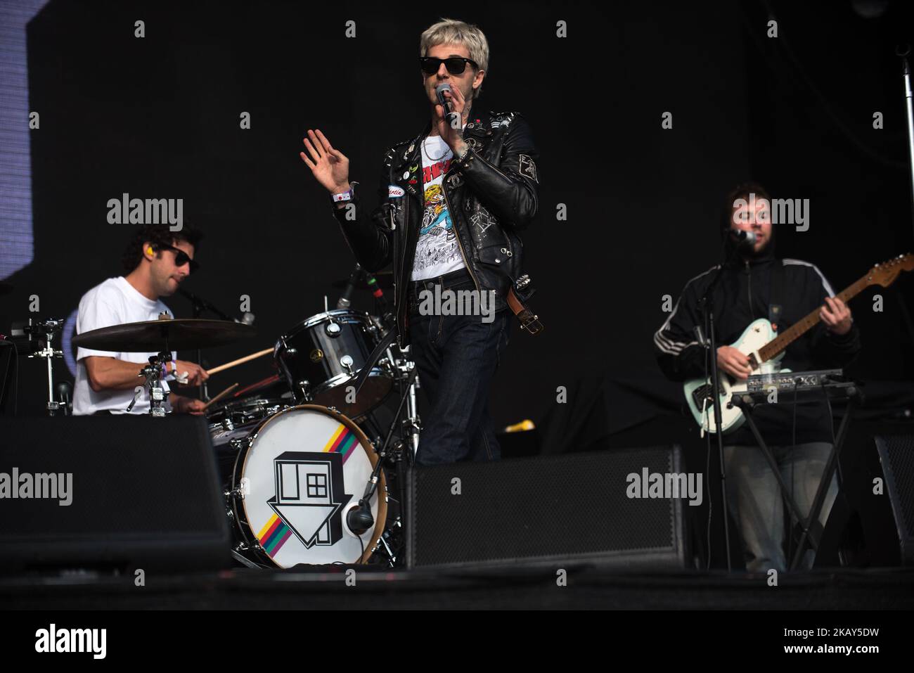Le groupe de rock américain The Neighborhood se déroule en direct sur ...